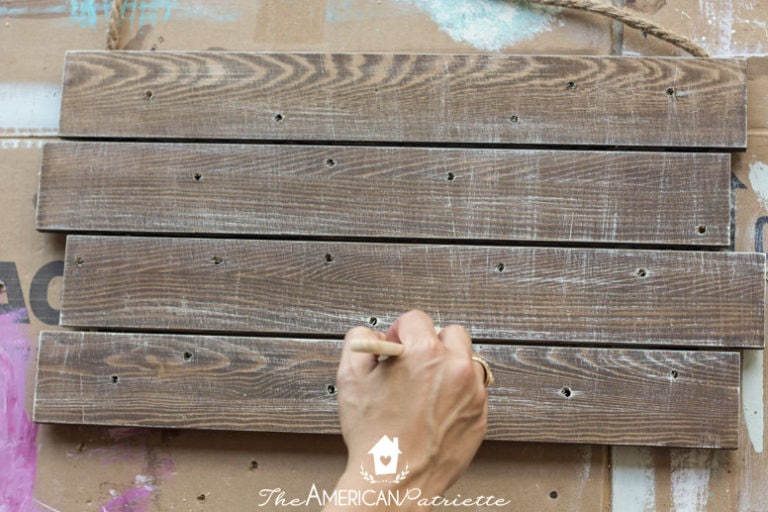 DIY Rustic Light-Up Christmas Sign - The American Patriette